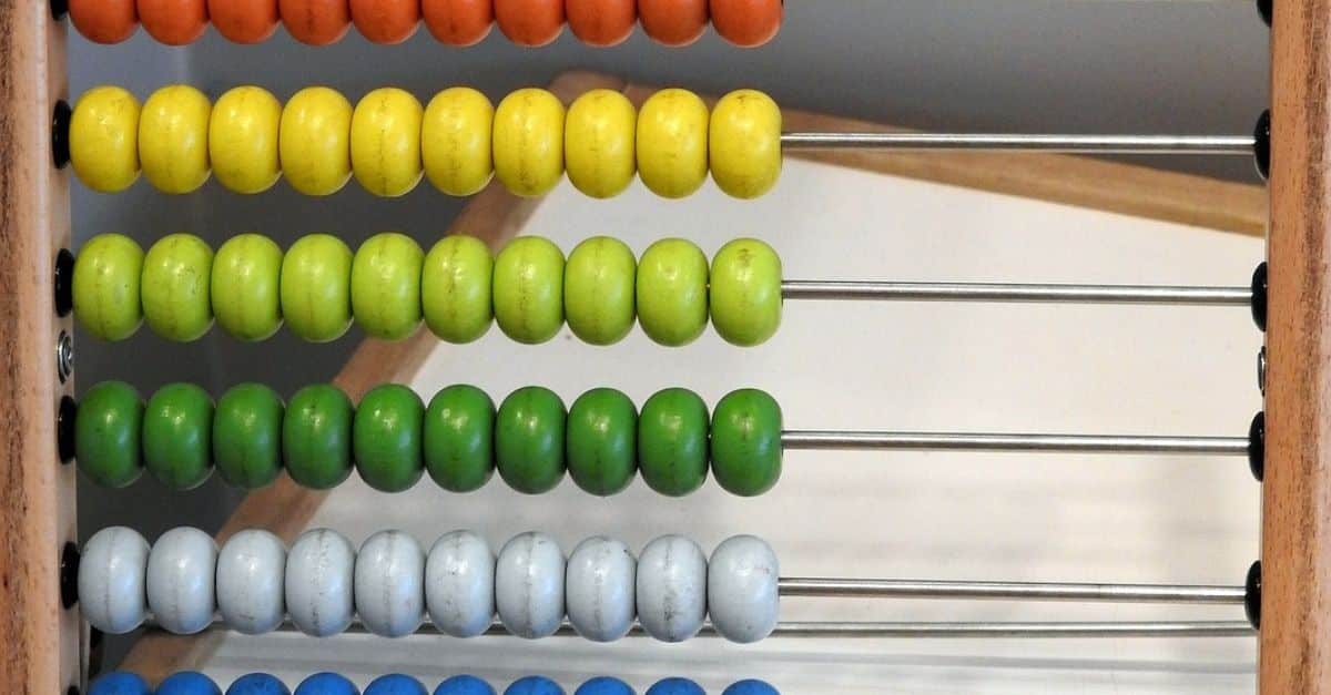 Utiliser un boulier Montessori pour apprendre les mathématiques de ...